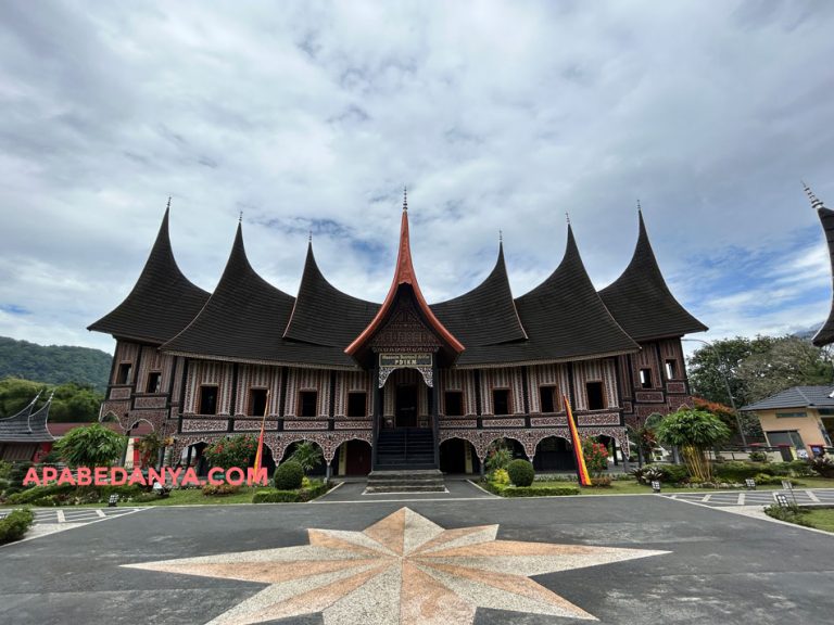 Berkunjung ke Museum Bustanul Arifin PDIKM di Padang Panjang
