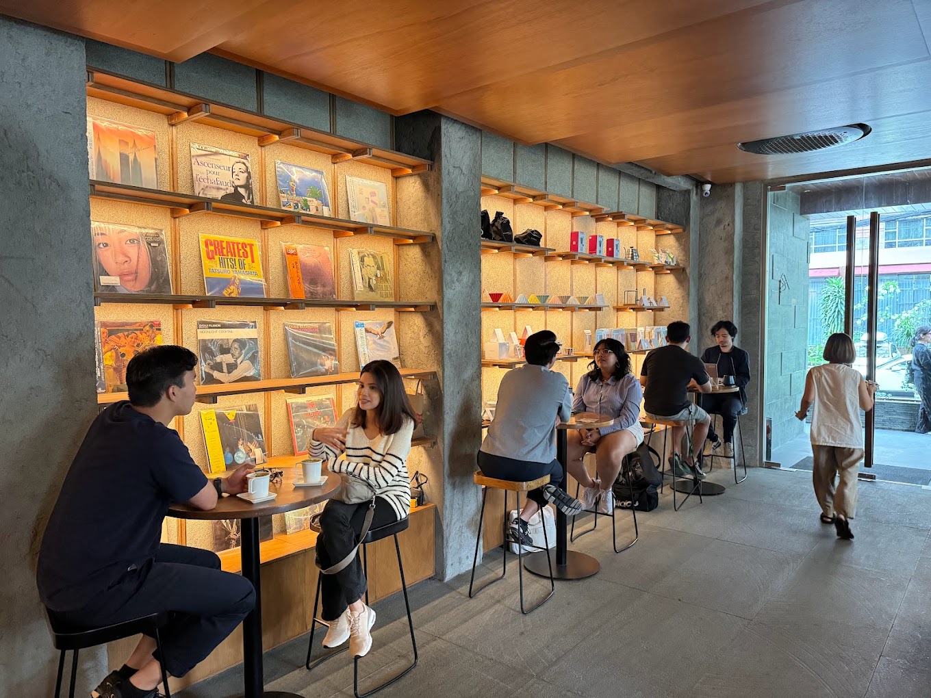 Daftar Coffee Shop Dekat Stasiun MRT, Cocok Buat WFC dan Nongkrong ...