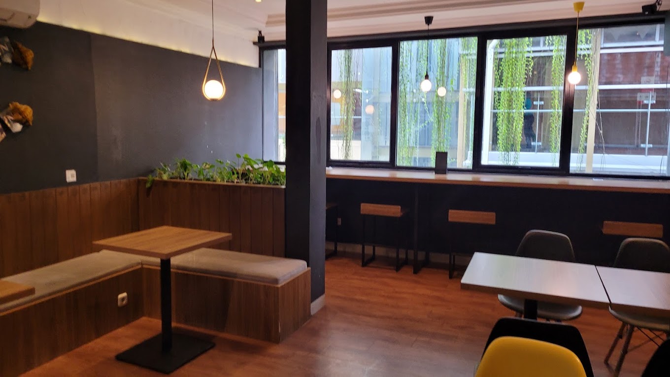 Daftar Coffee Shop Dekat Stasiun MRT, Cocok Buat WFC dan Nongkrong ...