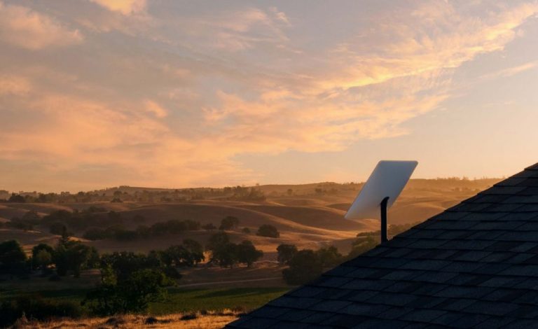 Hadir di Indonesia, Apa Itu Starlink Ciptaan Elon Musk - Apabedanya.com